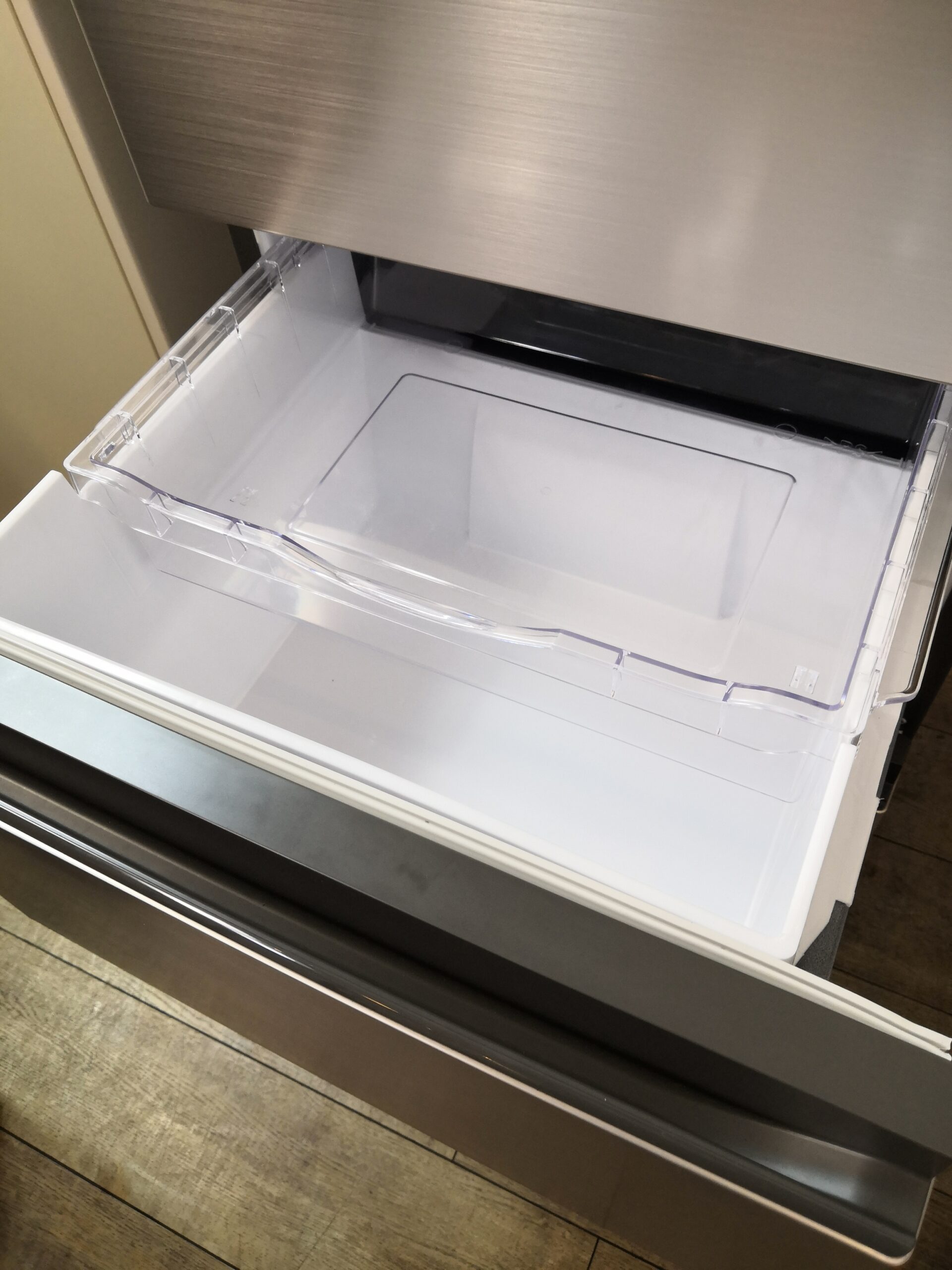 【中古】HITACHI 日立 265L 真ん中野菜室 右開き 幅54㎝ シンプル 単身 スリム 3ドア 冷蔵庫 買取しました！ | 愛知と岐阜 ...